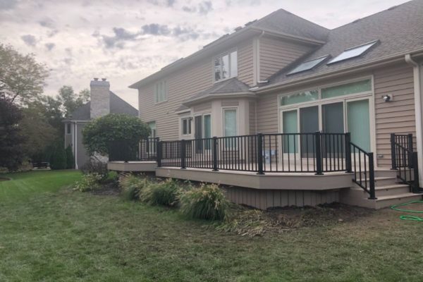 Two-Tier Trex® Rope Swing Deck with Trex® Signature Aluminum Railings ...