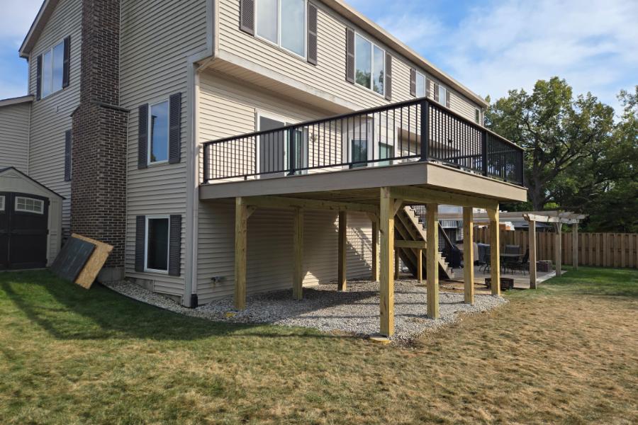 Timbertech® Azek Landmark French White Oak with Timbertech® Black ...