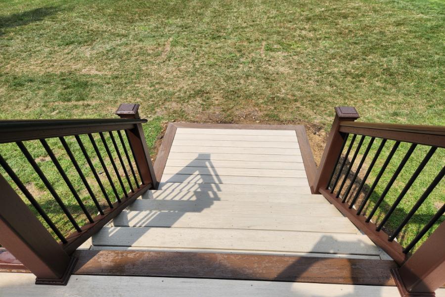 Timbertech® Reserve Reclaimed Chestnut with Dark Roast Border Crystal ...