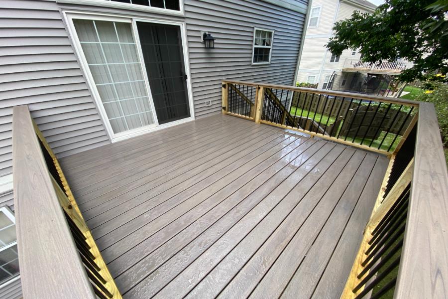 Trex® Lineage Biscayne Decking with Wood Rails and Deck Board Top Rail Crystal Lake - Rock Solid ...